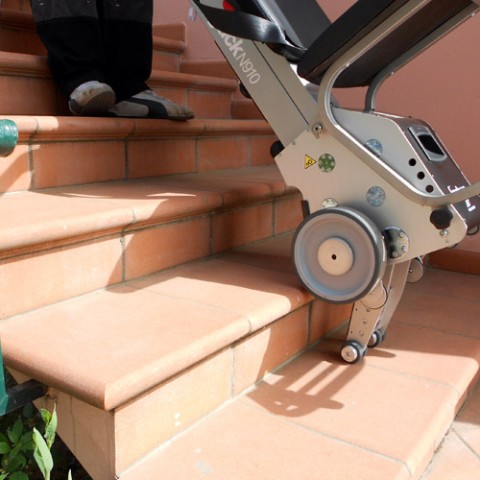 Montascale Mobile - Supera scalinate su edifici non attrezzati